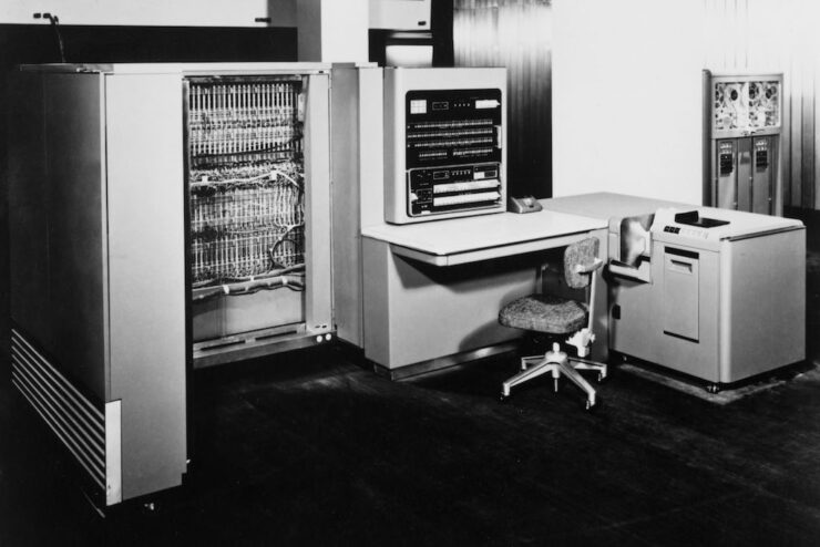 Report uncovers how Roll-Royce acquired first computer 70 years ago ...