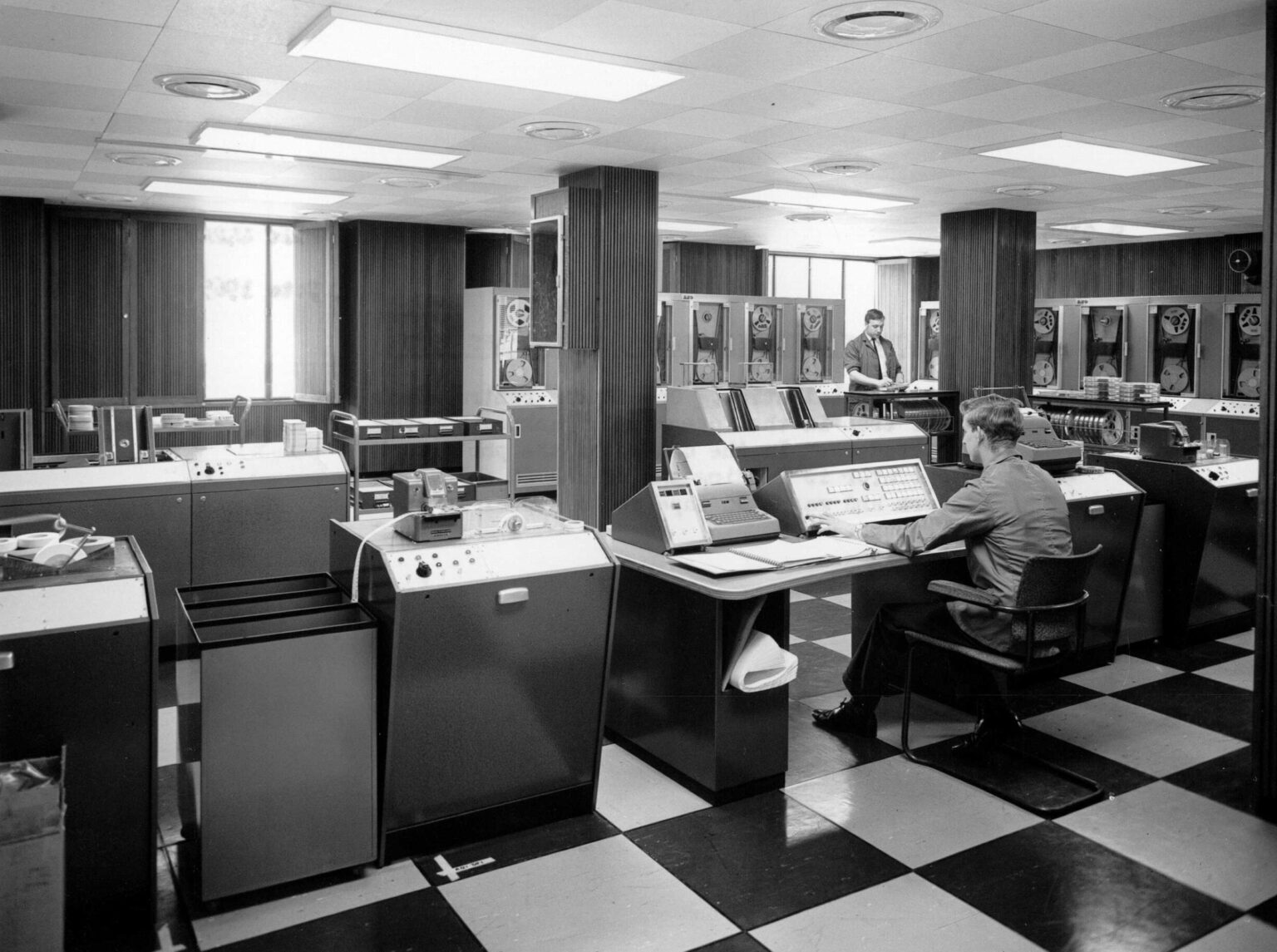 LEO - The world's first 'Electronic Office' - Archives of IT