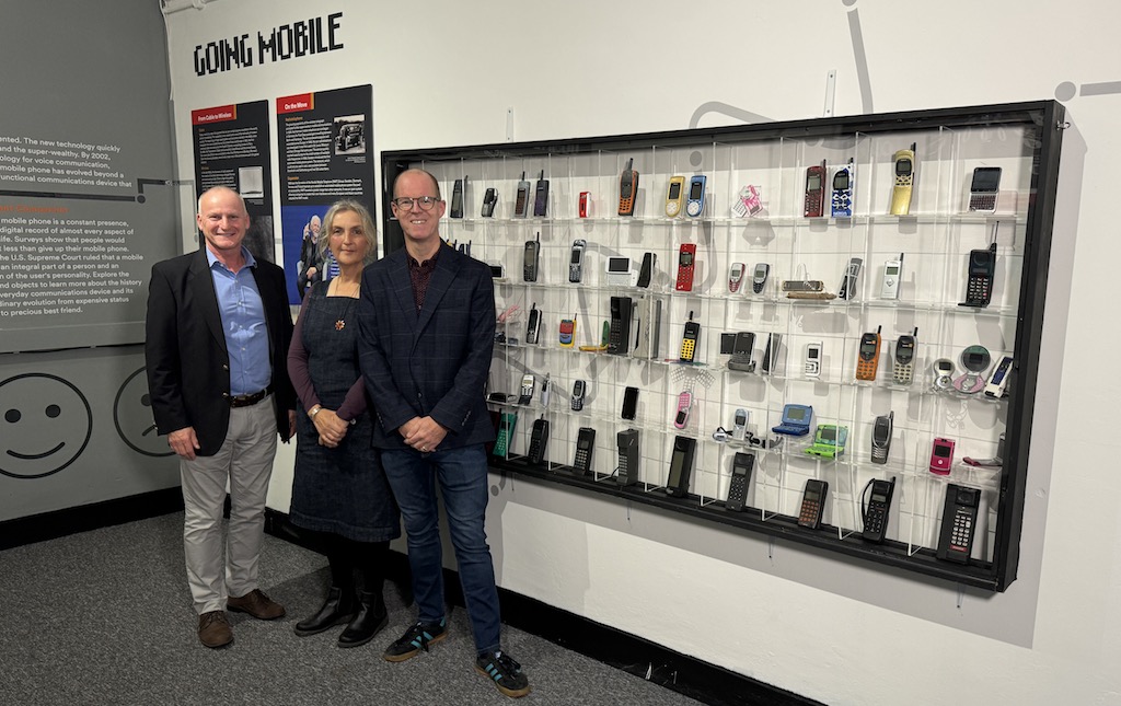 Going Mobile exhibition explores 40 years of mobile phone technology ...