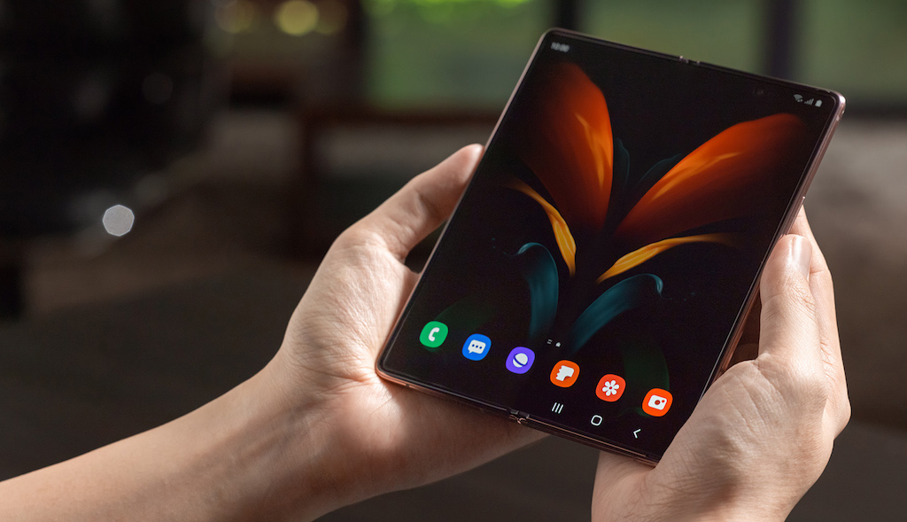 From bricks to bendables: 40 years of Mobile Phones - Archives of IT